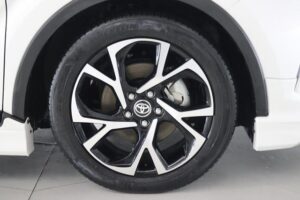 トヨタchrのサイズは？chrの高さや大きさ比較！立体駐車場に入るかどうかも調査！ | 中古車の買取査定に役立つ情報メディア｜カーサテ